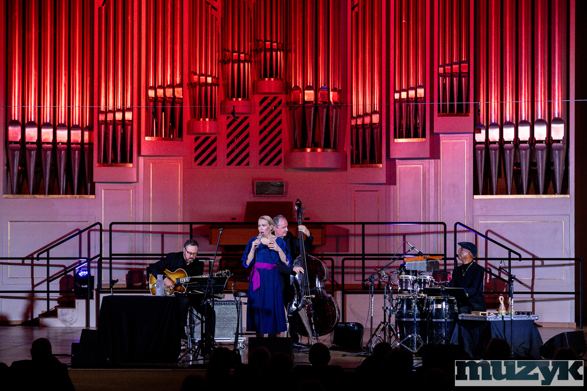 Aga Zaryan „Sentimental Journey” w krakowskiej Filharmonii - Muzyk.net